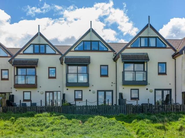 4 bedroom terraced house for sale