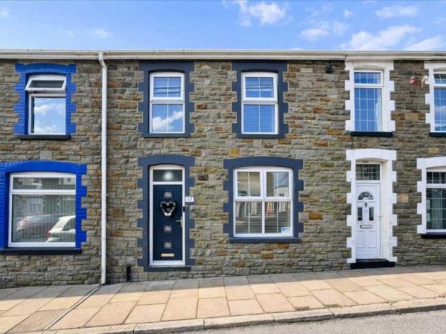 4 bedroom terraced house for sale