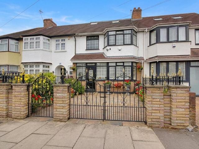 4 bedroom terraced house for sale