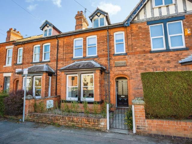 4 bedroom terraced house for sale