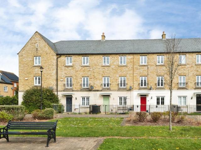 4 bedroom terraced house for sale