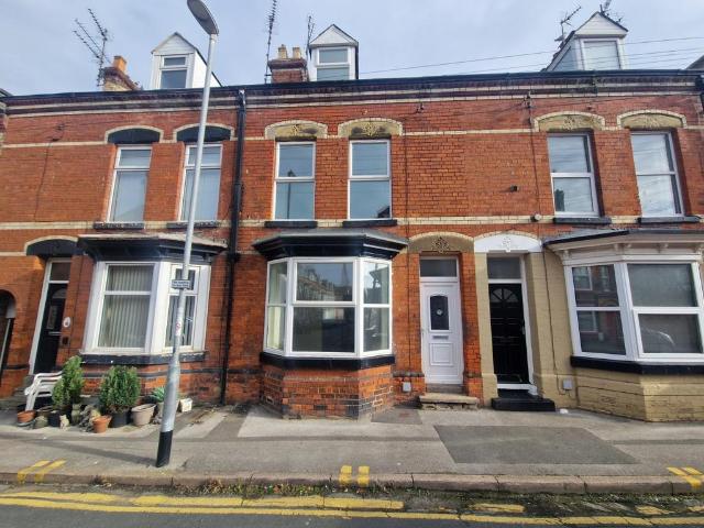 4 bedroom terraced house for sale