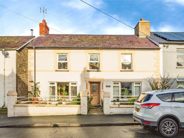 4 bedroom terraced house for sale