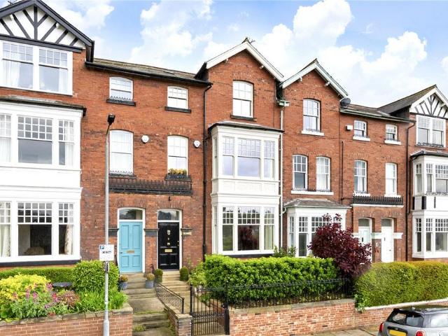 4 bedroom terraced house for sale
