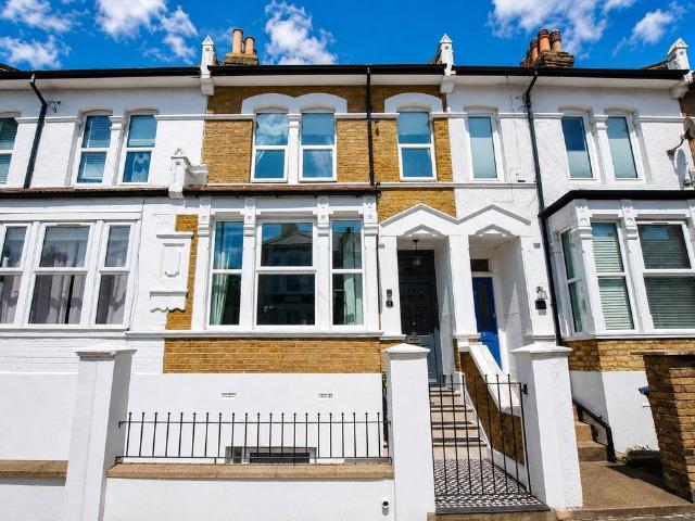 4 bedroom terraced house for sale