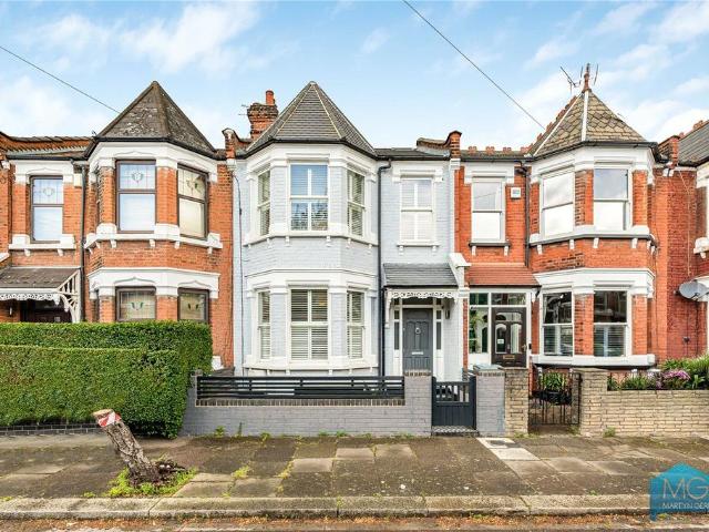 4 bedroom terraced house for sale