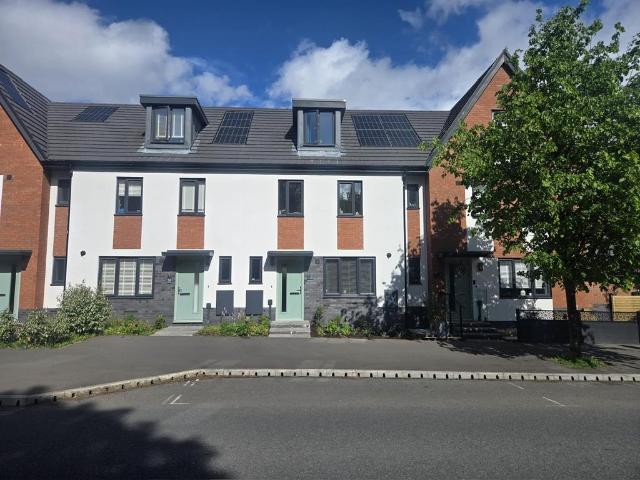 4 bedroom terraced house for sale