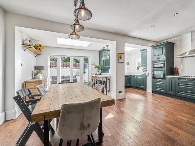 4 bedroom terraced house for sale