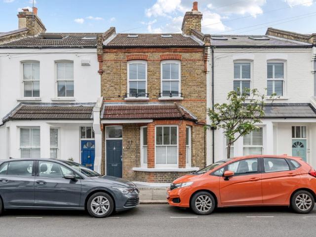 4 bedroom terraced house for sale