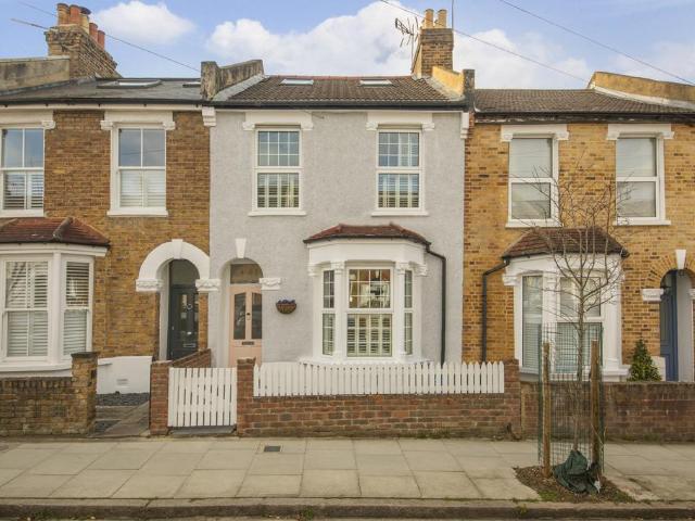 4 bedroom terraced house for sale