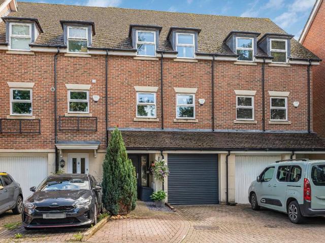 4 bedroom terraced house for sale