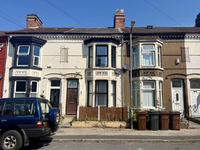 4 bedroom terraced house for sale