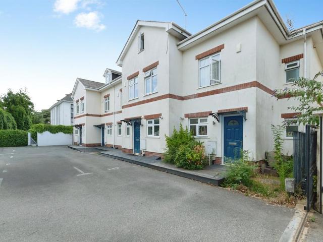 4 bedroom terraced house for sale