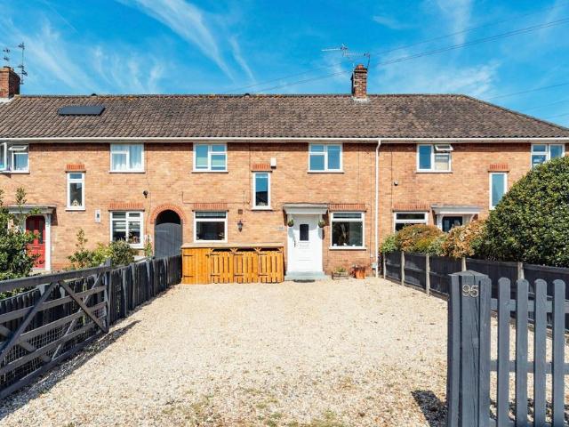4 bedroom terraced house for sale