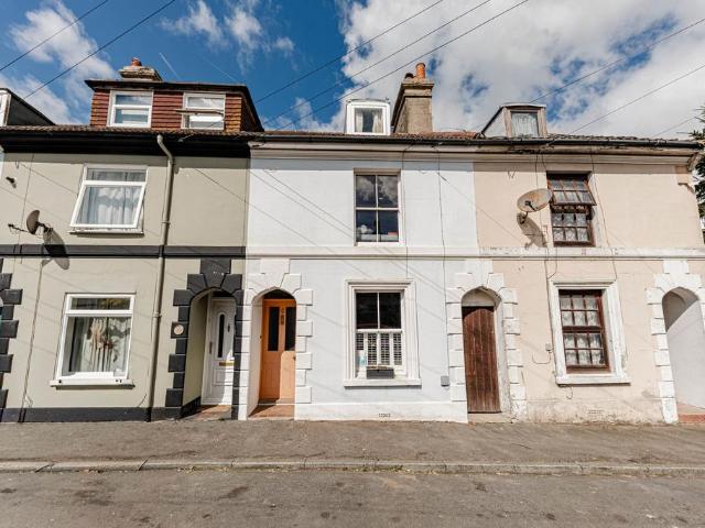 4 bedroom terraced house for sale