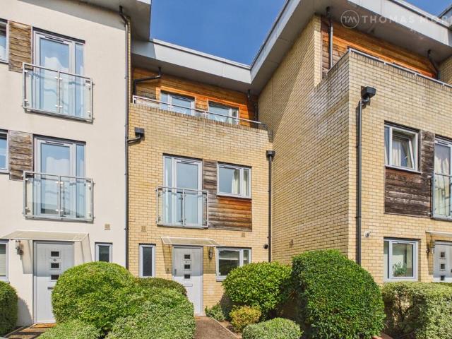 4 bedroom terraced house for sale
