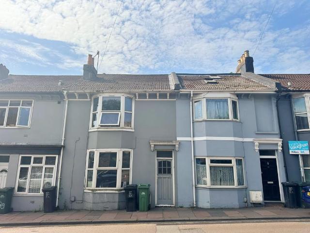 4 bedroom terraced house for sale