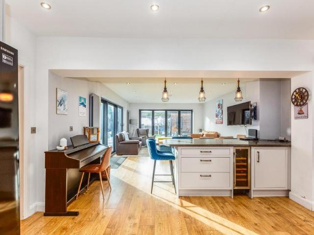 4 bedroom terraced house for sale