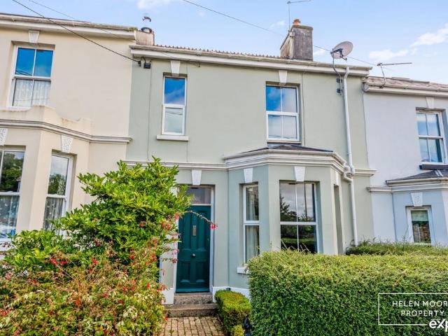 4 bedroom terraced house for sale