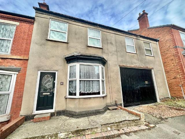 4 bedroom terraced house for sale