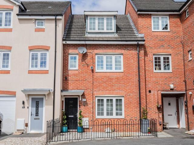 4 bedroom terraced house for sale