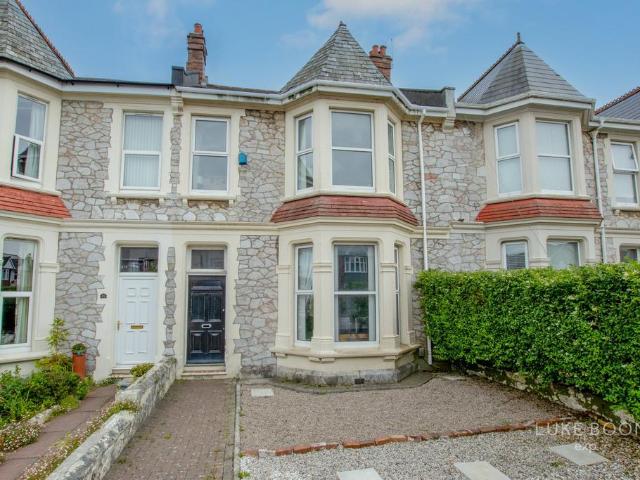 4 bedroom terraced house for sale