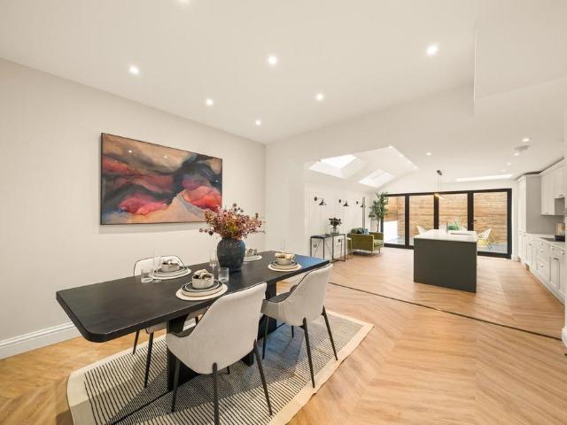 4 bedroom terraced house for sale