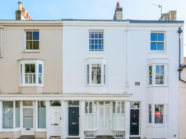 4 bedroom terraced house for sale