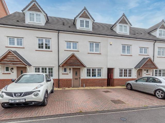 4 bedroom terraced house for sale