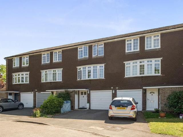 4 bedroom terraced house for sale