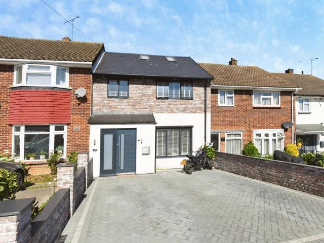 4 bedroom terraced house for sale