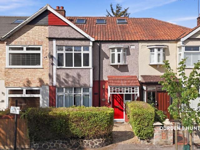 4 bedroom terraced house for sale