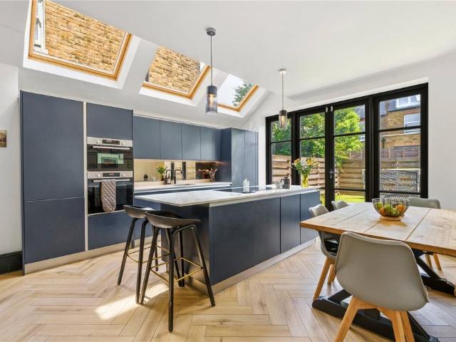 4 bedroom terraced house for sale