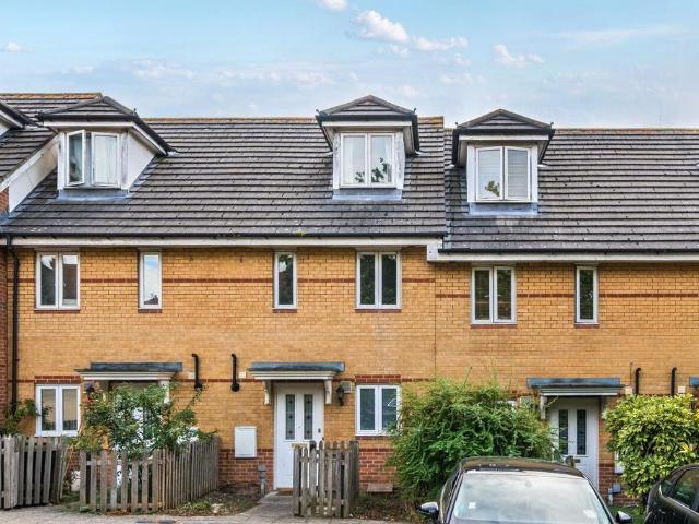 4 bedroom terraced house for sale