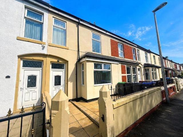 4 bedroom terraced house for sale
