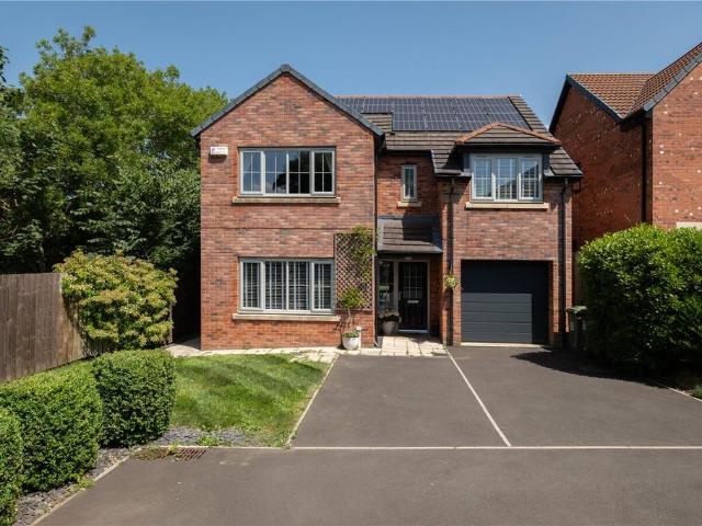 4 bedroom terraced house for sale