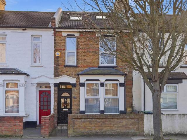 4 bedroom terraced house for sale