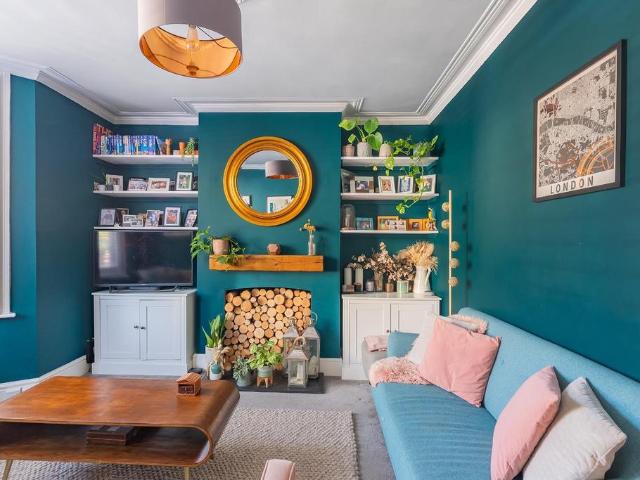 4 bedroom terraced house for sale
