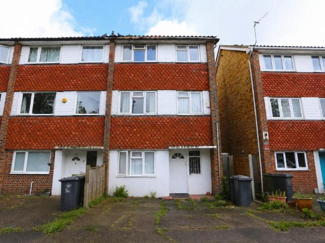 4 bedroom terraced house for sale