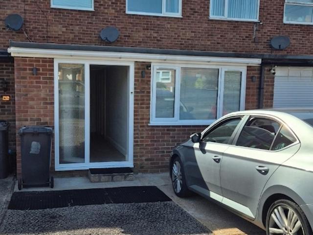 4 bedroom terraced house for sale