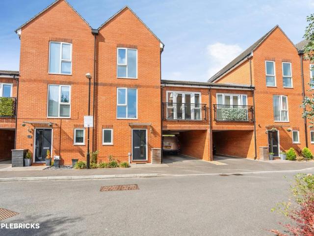 4 bedroom terraced house for sale