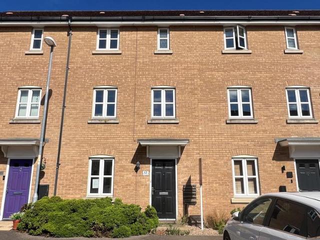 4 bedroom terraced house for sale