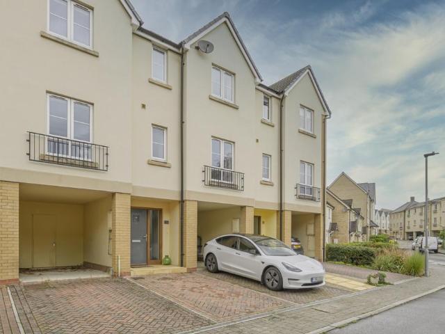 4 bedroom terraced house for sale