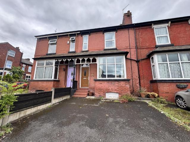 4 bedroom terraced house for sale