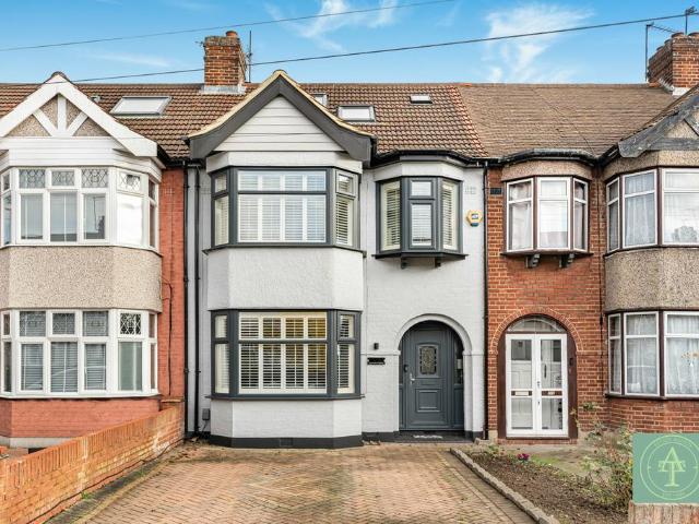 4 bedroom terraced house for sale