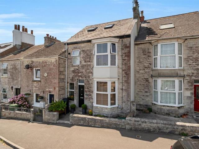 4 bedroom terraced house for sale