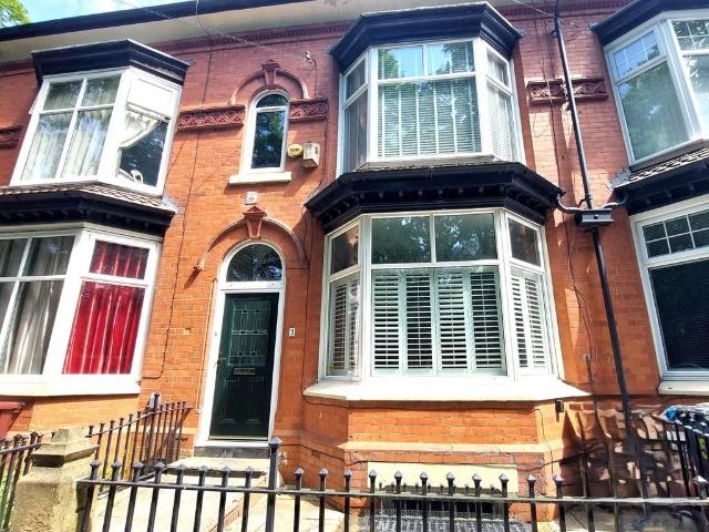 4 bedroom terraced house for sale