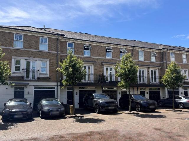 4 bedroom terraced house for sale