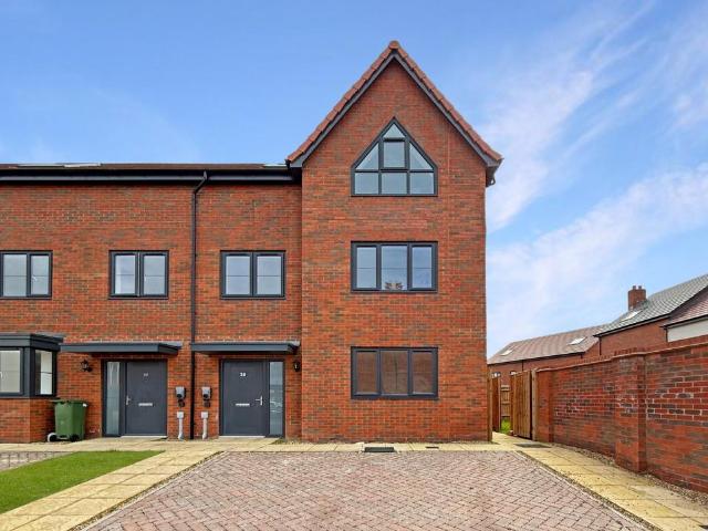 4 bedroom terraced house for sale