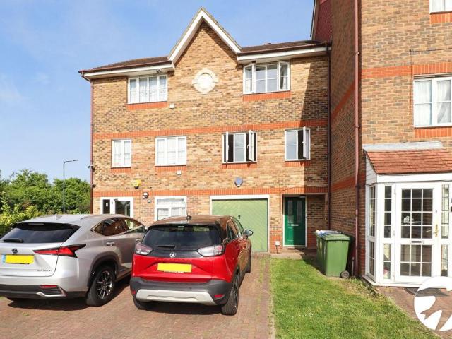 4 bedroom terraced house for sale